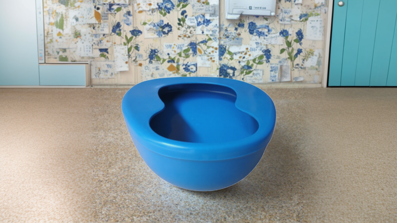 Disposable Plastic Bedpan - Convenient for Elderly Patients